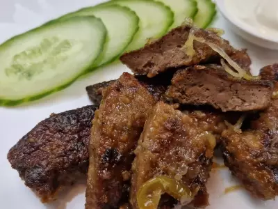 Ceptas teļa aknas ar sīpoliem fotoreceptes